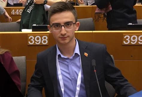 Николовски Ме спроведуваа како најголем криминалец 10 полицајци го