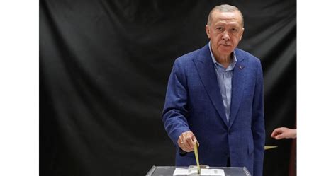 Ердоган гласува в Истанбул акцентира върху високата избирателна активност