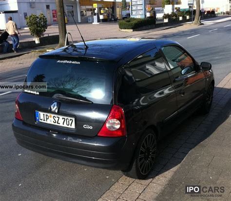 2004 Renault Clio - Car Photo and Specs