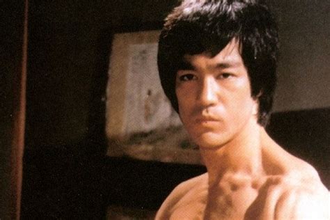 عکس بروسلی و صمیمی ترین دوست اش یونیکورن؛ سال 1969