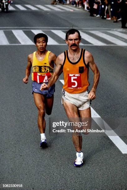 Robert De Castella Photos And Premium High Res Pictures Getty Images