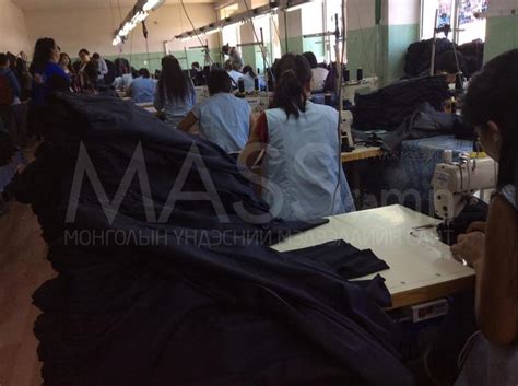 Хуурамч дүрэмт хувцас оруулж ирсэн наймаачдыг шалгаж эхэлжээ