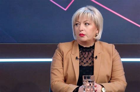 მინდა „დავამშვიდო“ ხატია დეკანოიძე და ვუთხრა რომ ბიძინა ივანიშვილს ჯერ არც ერთი ბრძოლა არ