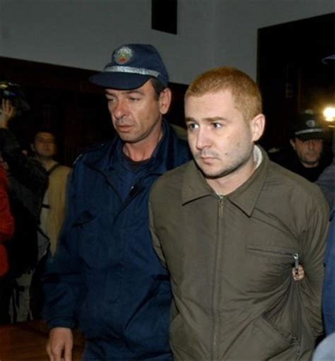 Разкрития Ето как убиецът от Соло успял да се укрива от закона 13 години изплува Мартин