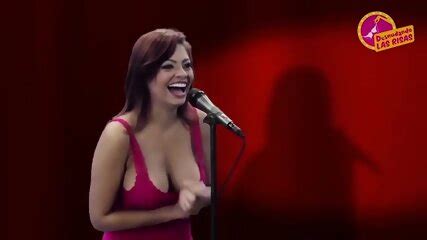 Animando Desnuda En Desnudando Las Risas