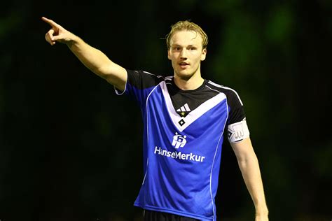 In Unterzahl U21 Des Hsv Holt Nach Rot Drama Einen Punkt Gegen