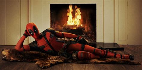 Ryan Reynolds Unveils Deadpool Movie Costume