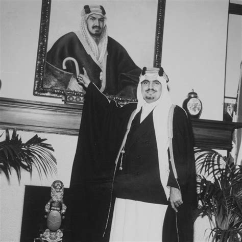 الامير مشعل بن عبد العزيز في سطور مجلة هي