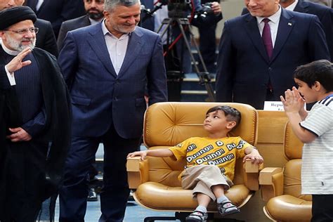 واکنش ها به نگاه معنادار یک کودک به ابراهیم رییسی