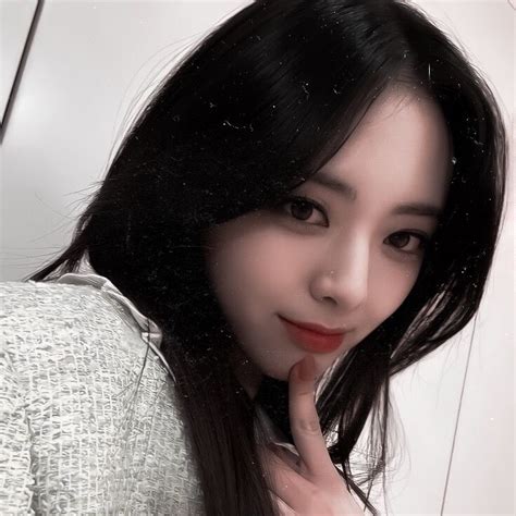 Ghim Của Chery Trên Itzy