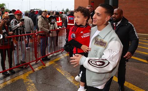 بازگشت آنتونی به تمرینات منچستریونایتد عکس طرفداری