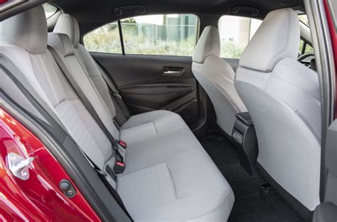 2023년 토요타 코롤라 하이브리드 가격 및 연비 실내 인테리어 포토 공간 크기 정보