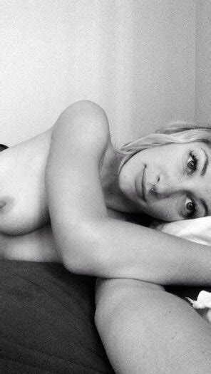 Nude Smiling Milf Porn Pic Eporner Nude Smiling Milf Porn Pic Eporner