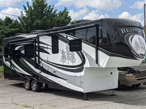 Are Frameless RV Windows Really Better