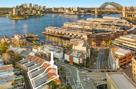 2 Br Near Harbour Bridge And Opera House Houses For Rent In