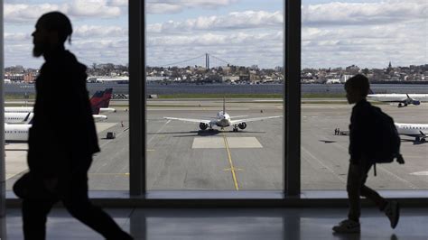 New Federal Rules On Airline Refunds Require Cash Refund Instead Of