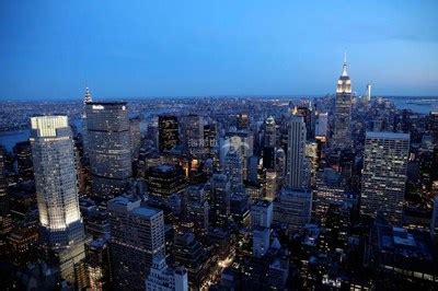 去美国旅行能带多少现金？美金携带限额详解 去美国可以带多少美金 移民百科 威鲨移民网