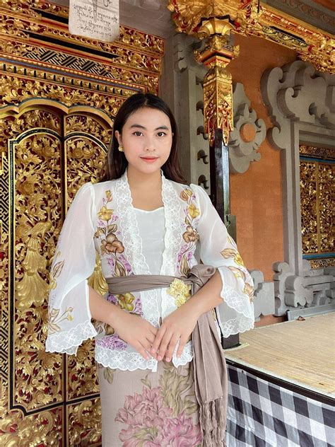 Indonesian Women Clothing