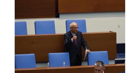 Здравният министър с 3 варианта за повече пари за психиатриите