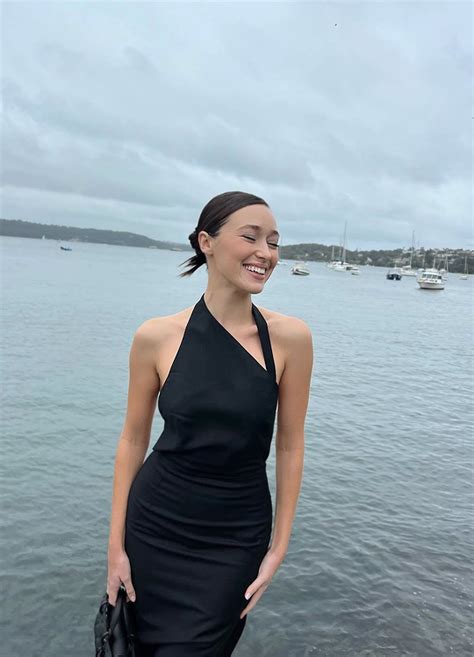 Alycia Debnam Carey Via Instagram Daily Women