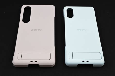 スタンド搭載で動画再生に便利＆レンズをがっちりガードしグリップにもなるxperiaの純正アクセサリー「style Cover With