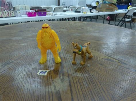 Scooby Doo Figures Rare 10000 Volt Ghost And A Scooby Rubber Figure Art Antiques