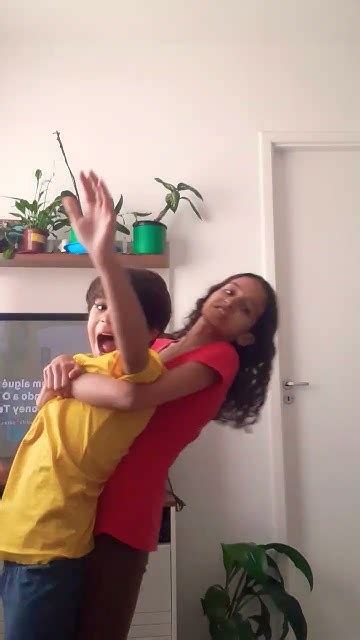 Uque Eu E Meu Irmão Fazemos Quando Estamos Sozinhos Em Casa Youtube