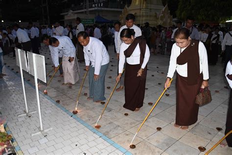 စစ်ကိုင်းတိုင်းဒေသကြီးအစိုးရအဖွဲ့မှ ဦးဆောင်၍ မုံရွာမြို့၌ သီတင်းကျွတ်ဆီမီးပူဇော်ပွဲ ‌ စည်ကားသိုက