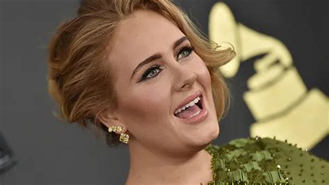 Adele Wore A Jamaican Flag Bikini Bantu Knots Leftists Cry ‘cultural Appropriation