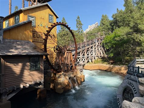 Grizzly River Run Reopens At Disney California Adventure Wdw News Today