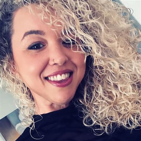 Duni🌺 Dunicr • Threads Say More