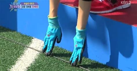 베스티 다혜 머슬퀸 이연 기죽인 유연성 선 활 자세 요가시범드림팀