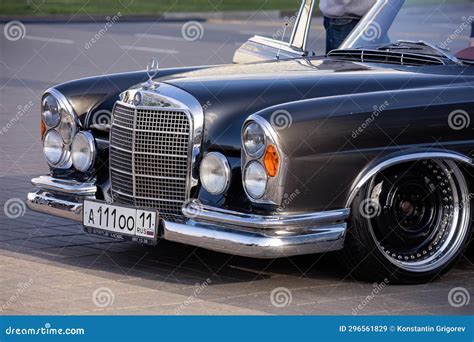 Mercedes Benz 280 Se Coupe W111 On City Auto Festival Classic Auto