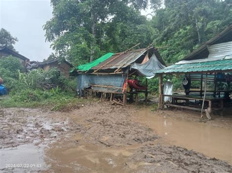 အိန္ဒိယ မြန်မာနယ်စပ်ရှိ ဒုက္ခသည်စခန်း မိုးရေလျှံသဖြင့် အခက်အခဲများတွေ့ကြုံ Bur Mizzima Com