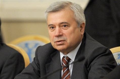 Bloomberg: Вагит Алекперов хранит часть своего состояния в наличных ...