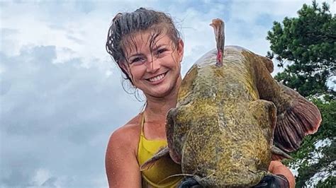 Who Is The Catfish Girl Hannah Barron The Us Sun