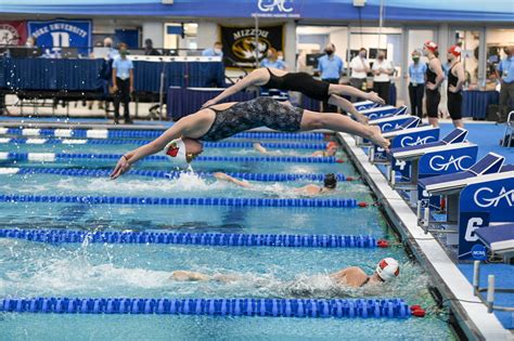 Photo Vault Day 1 Of 2021 Womens Ncaa Swimming And Diving Championships