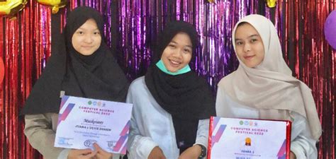 Pcr Mahasiswa Pcr Raih Juara 1 Dan 2 Desain Uiux Pada Computer