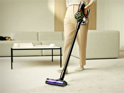 Dyson V8 Cyclone More Powerful Cordless Vacuum Now Available In Europe News