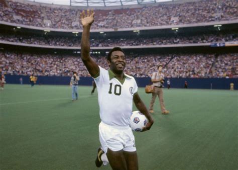 축구 팬들은 왜 영구 결번을 반대할까 이정우의 스포츠 랩소디 축구 팬들은 왜 영구 결번을 반대할까 이정우의 스포츠 랩소디