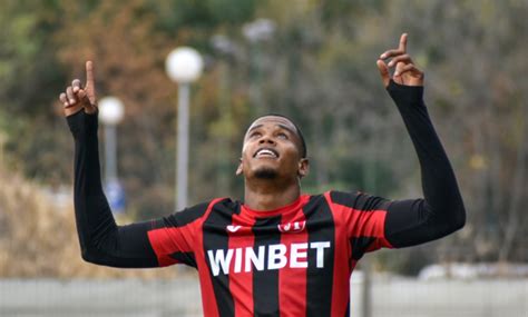 Късен гол спаси Локо Пд срещу Арда