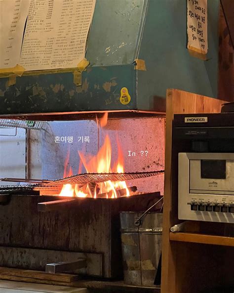 유진 여행하며 글쓰는 사람 ̈ 저장 올해는 무슨 책을 들고갈까 혼자 여행하며 다녀왔던 최애 공간들과 그곳에서 읽었던 책들을 소개해요 혼자 떠난 여행에서