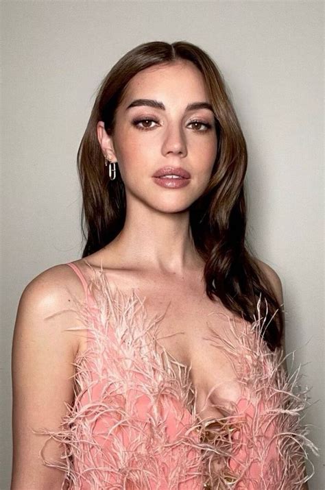 Adelaide Kane Pic