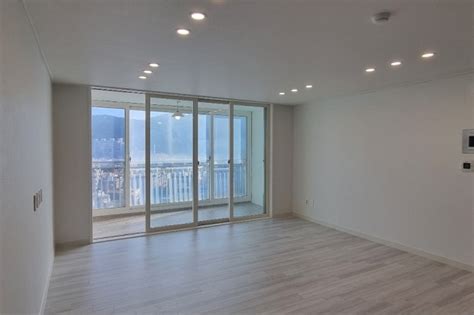 토탈 부산 용호동 Lg 메트로시티 30평대 인테리어 라이프스타일 슈퍼앱 오늘의집 토탈 부산 용호동 Lg 메트로시티 30평대 인테리어 라이프스타일 슈퍼앱 오늘의집