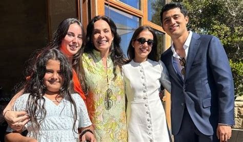 Carolina Ferraz Compartilha Fotos De Casamento Da Filha Em Malibu Donna