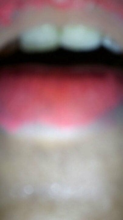 Sexy Travesti Mostrando Sus Labios Xhamster