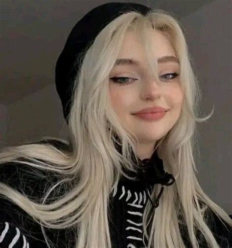 Dr Delphini Riddle Прически Блонд Волосы с челкой