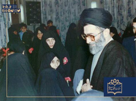 عکس‌های کمتر دیده‌ شده از دیدار دختران با رهبر انقلاب