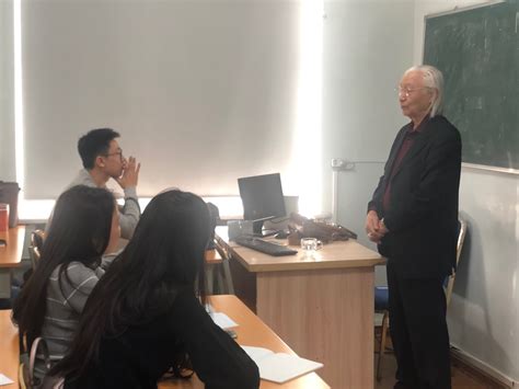 МУ ын Соёлын Гавъяат Зүтгэлтэн Г Аким МУИС д лекц уншлаа Монгол Улсын Их Сургууль