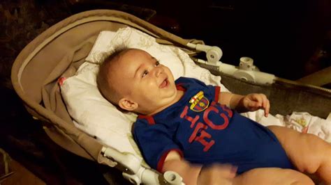 როგორ იცინიან პატარა ბავშვები Youtube